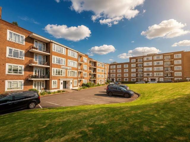 2 bedroom flat for sale