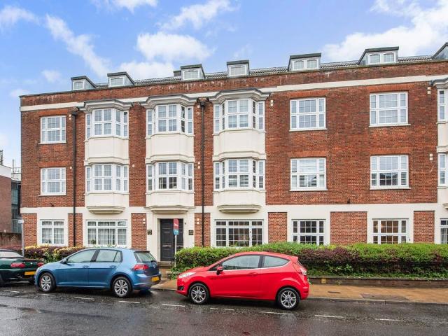 2 bedroom flat for sale