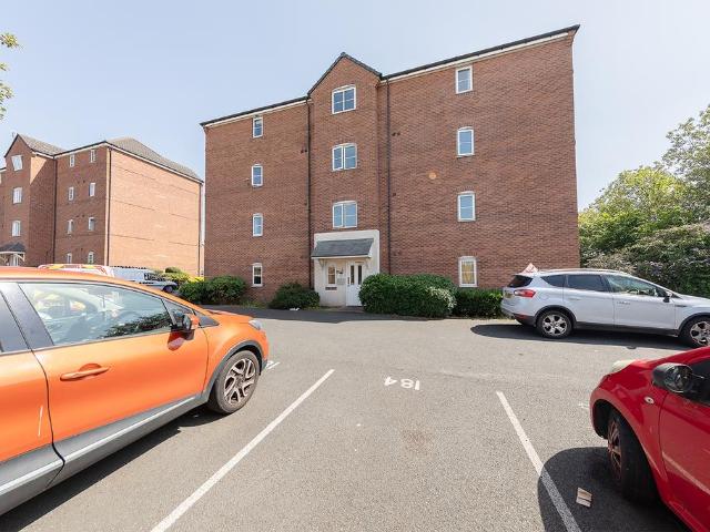 2 bedroom flat for sale