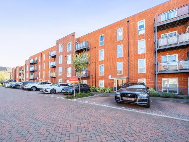 2 bedroom flat for sale