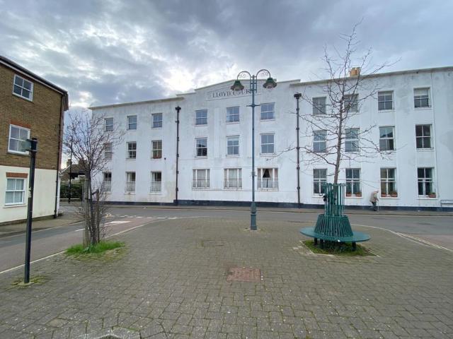 2 bedroom flat for sale