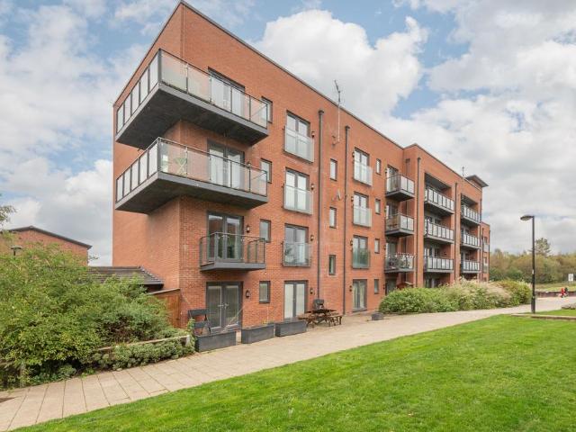 2 bedroom flat for sale