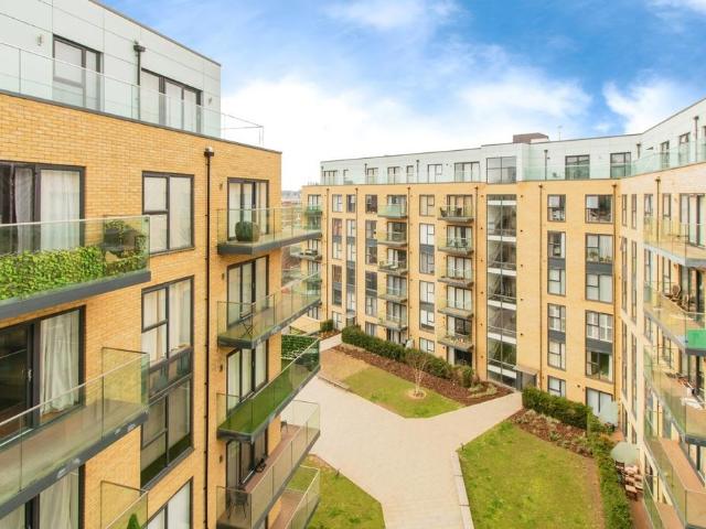 2 bedroom flat for sale
