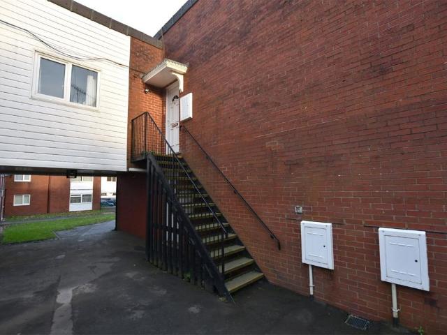 2 bedroom flat for sale