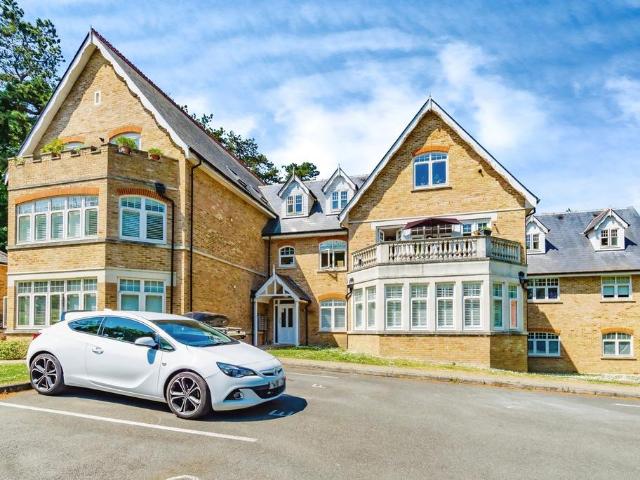 2 bedroom flat for sale