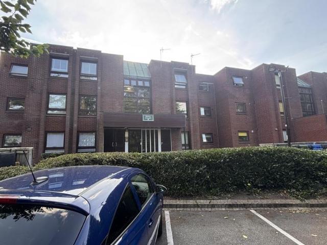 2 bedroom flat for sale