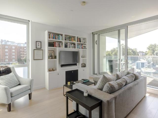 2 bedroom flat for sale