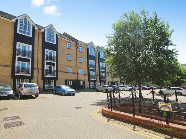 2 bedroom flat for sale