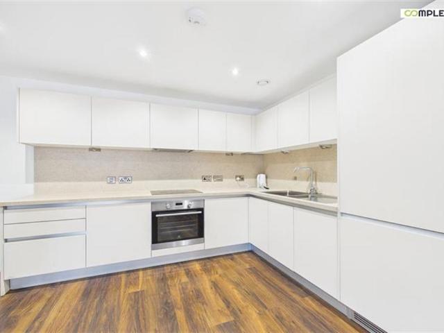 2 bedroom flat for sale
