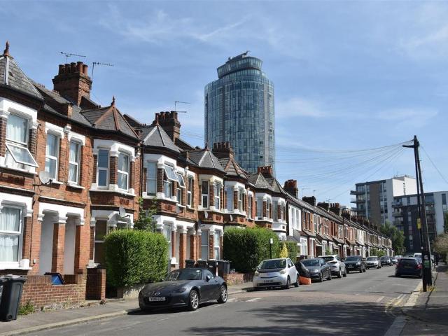 2 bedroom flat for sale