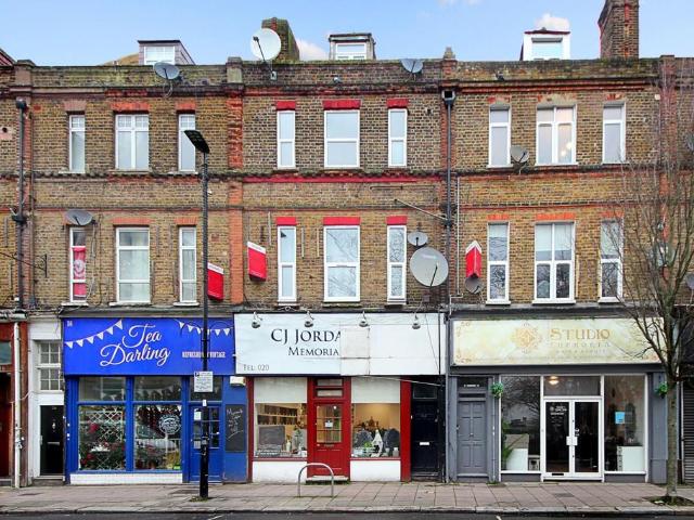 2 bedroom flat for sale