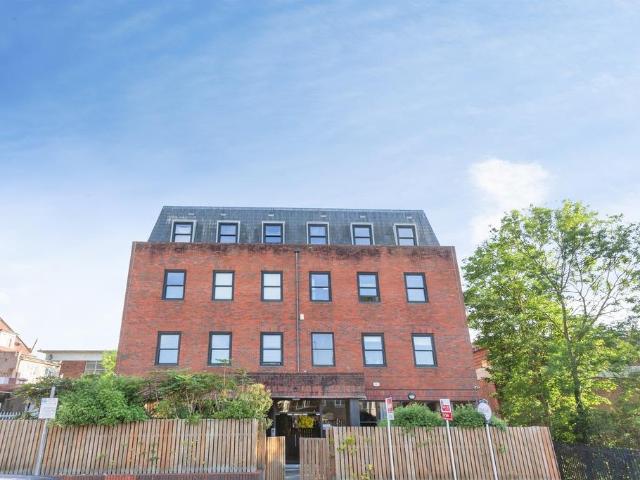 2 bedroom flat for sale
