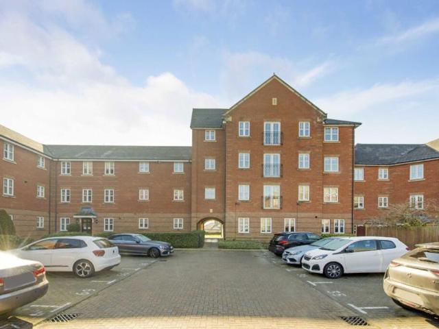 2 bedroom flat for sale
