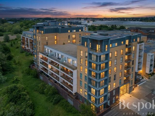 2 bedroom flat for sale