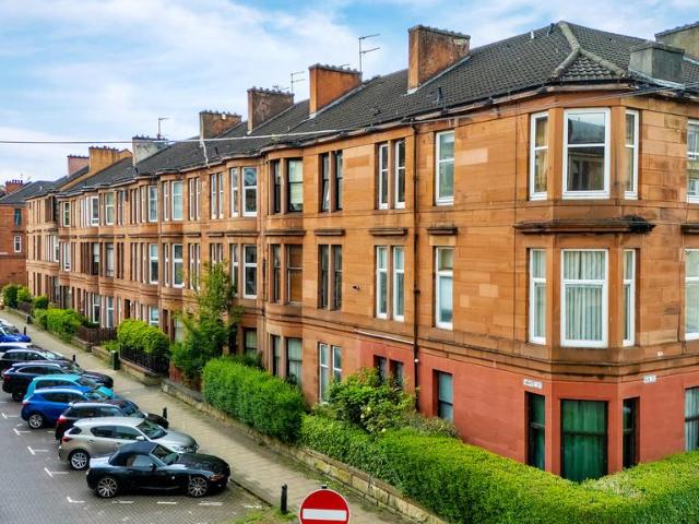 2 bedroom flat for sale