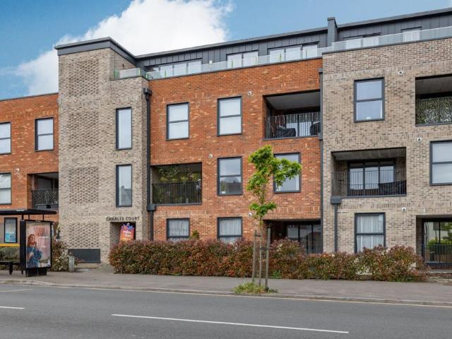 2 bedroom flat for sale