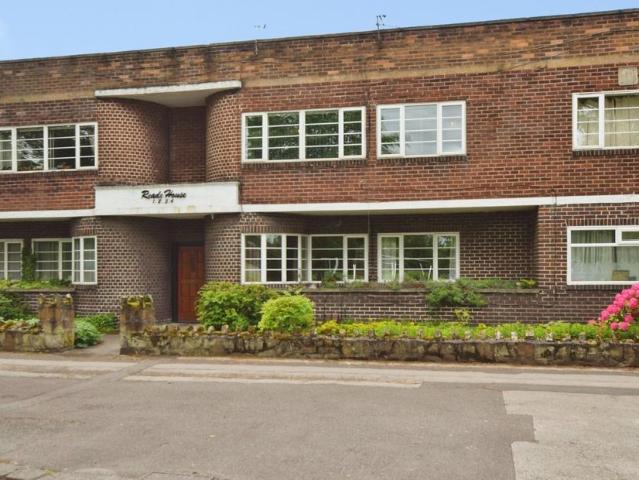 2 bedroom flat for sale