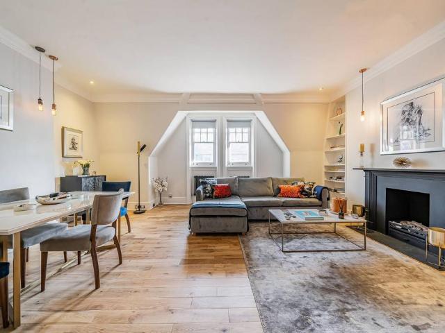 2 bedroom flat for sale