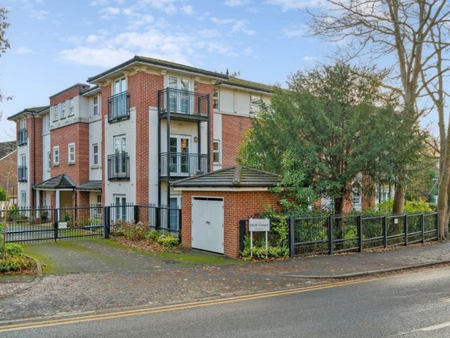 2 bedroom flat for sale