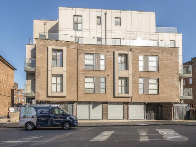 2 bedroom flat for sale