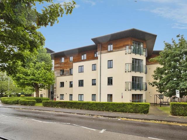 2 bedroom flat for sale