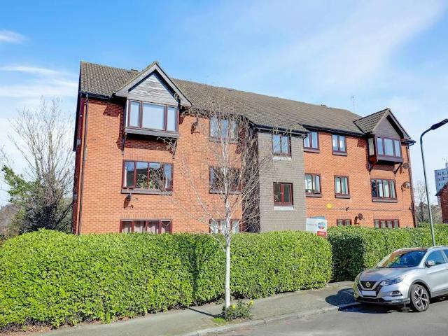 2 bedroom flat for sale