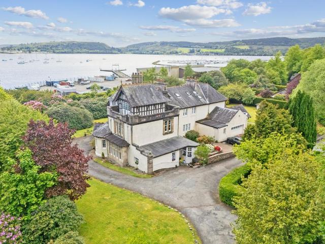2 bedroom flat for sale