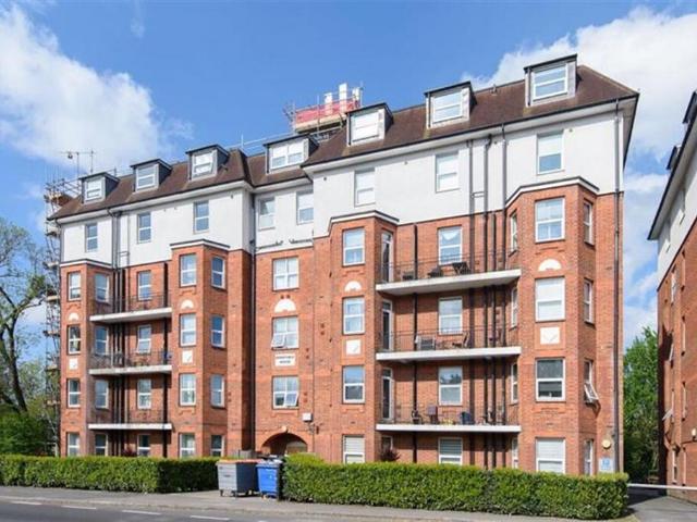 2 bedroom flat for sale