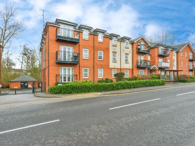 2 bedroom flat for sale