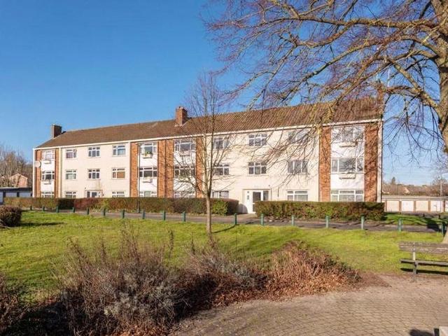 2 bedroom flat for sale