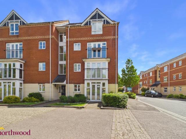 2 bedroom flat for sale