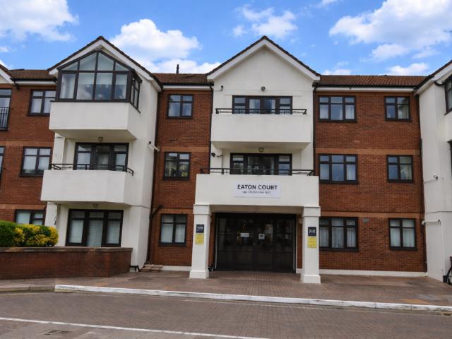 2 bedroom flat for sale