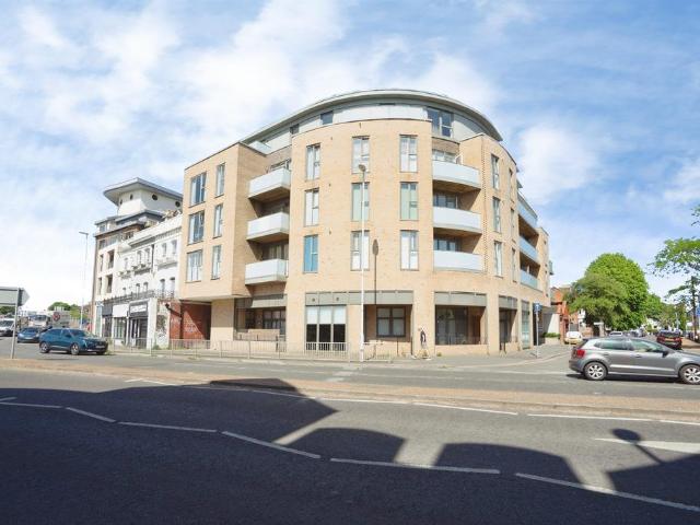 2 bedroom flat for sale