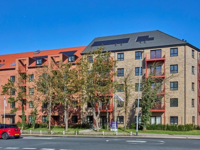 2 bedroom flat for sale