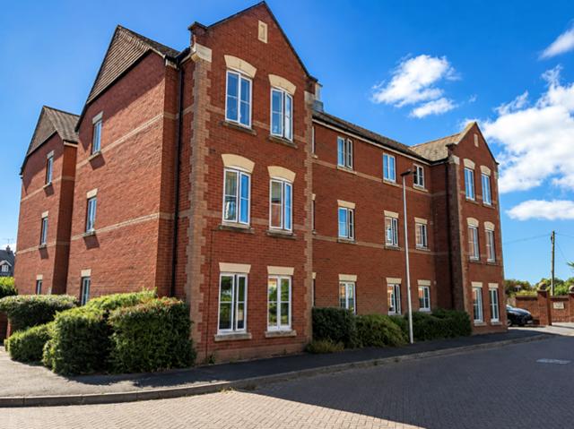 2 bedroom flat for sale