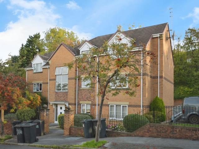 2 bedroom flat for sale