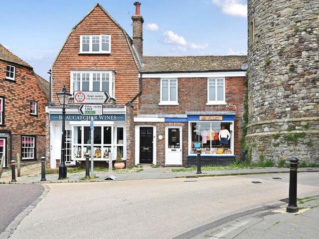 2 bedroom flat for sale