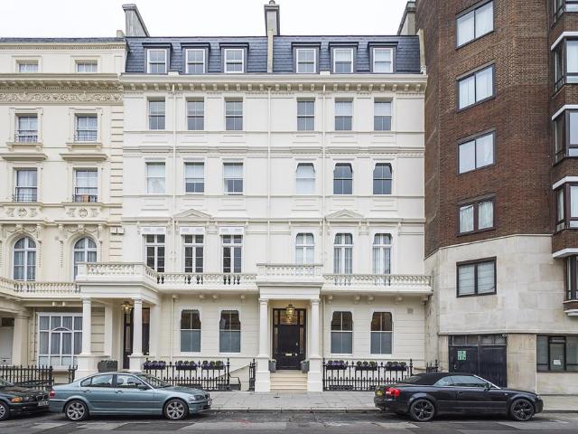 2 bedroom flat for sale