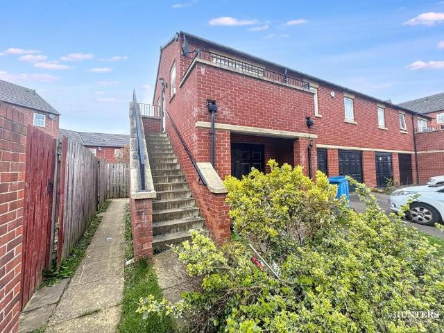 2 bedroom flat for sale