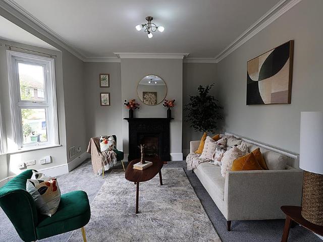 2 bedroom flat for sale