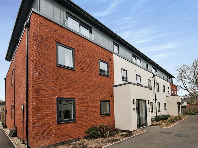2 bedroom flat for sale