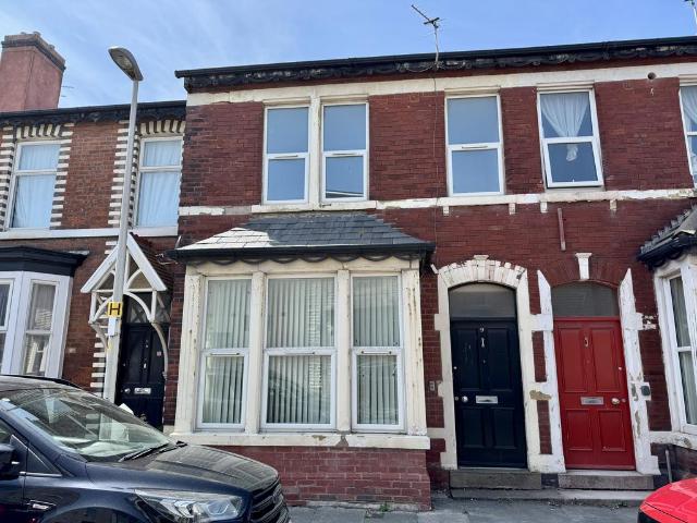 2 bedroom flat for sale