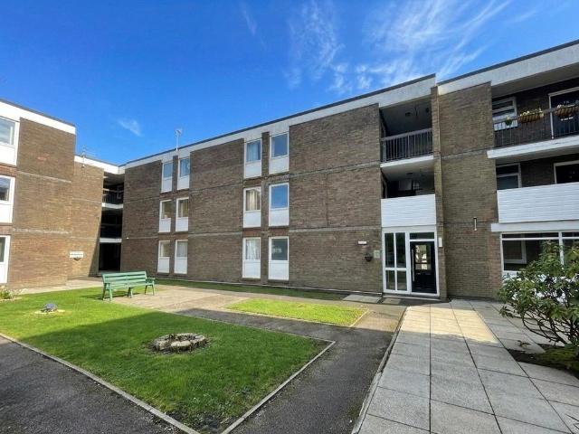 2 bedroom flat for sale