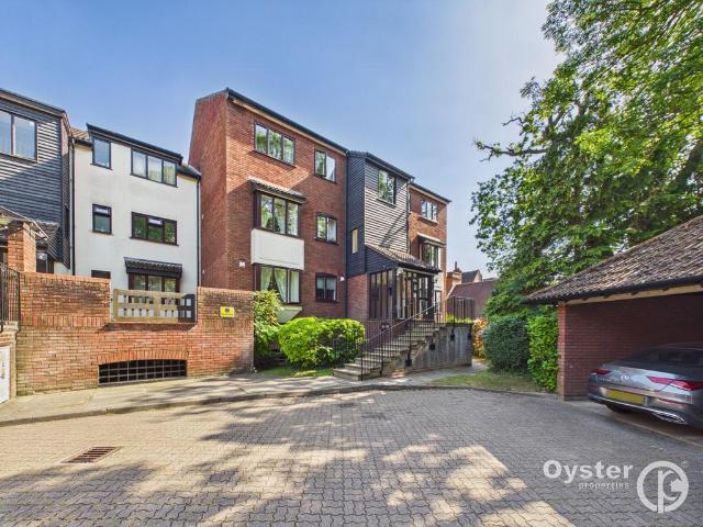 2 bedroom flat for sale