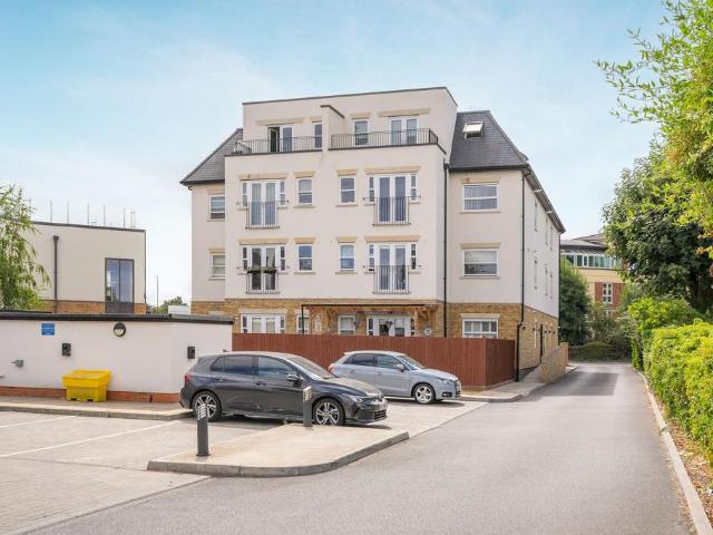 2 bedroom flat for sale