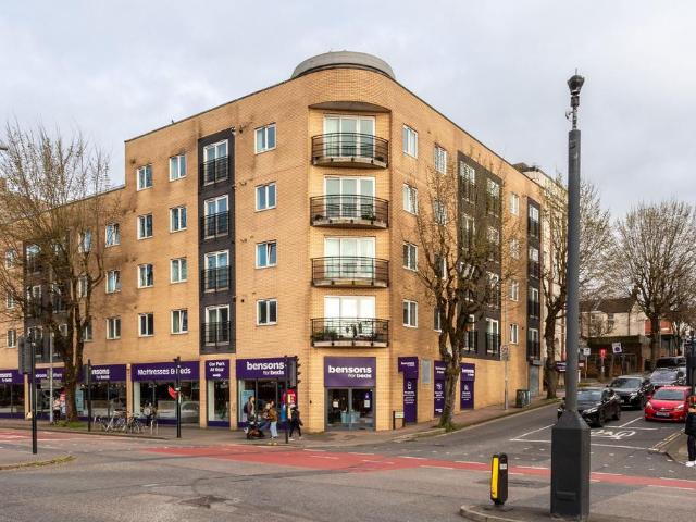 2 bedroom flat for sale