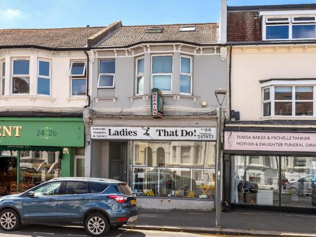 2 bedroom flat for sale