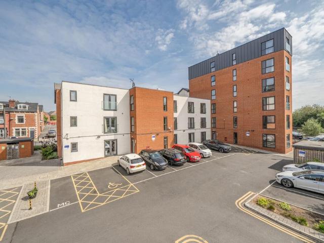 2 bedroom flat for sale