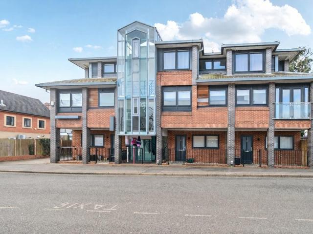 2 bedroom flat for sale