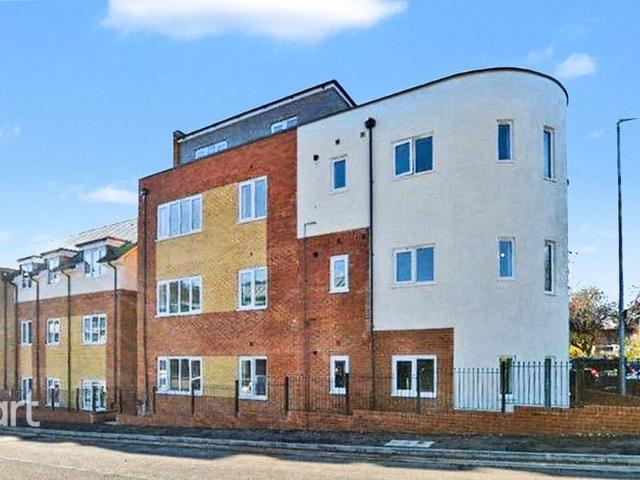 2 bedroom flat for sale